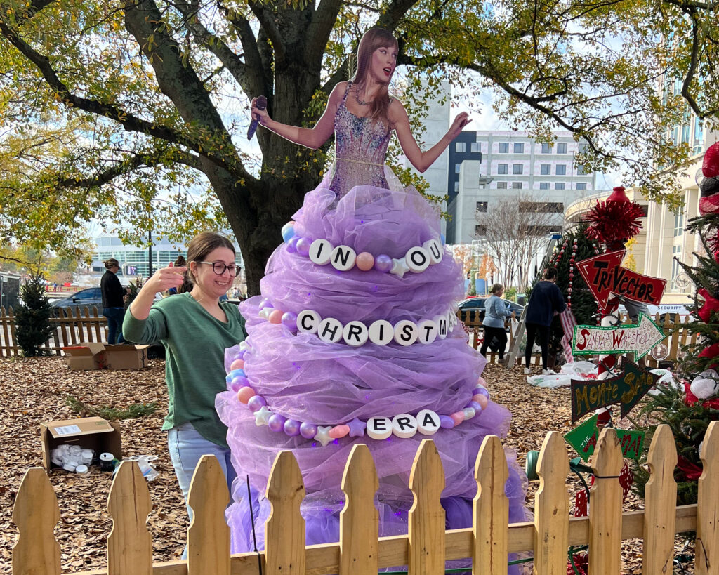 About the viral Taylor Swift Christmas tree in Huntsville... - Hville Blast